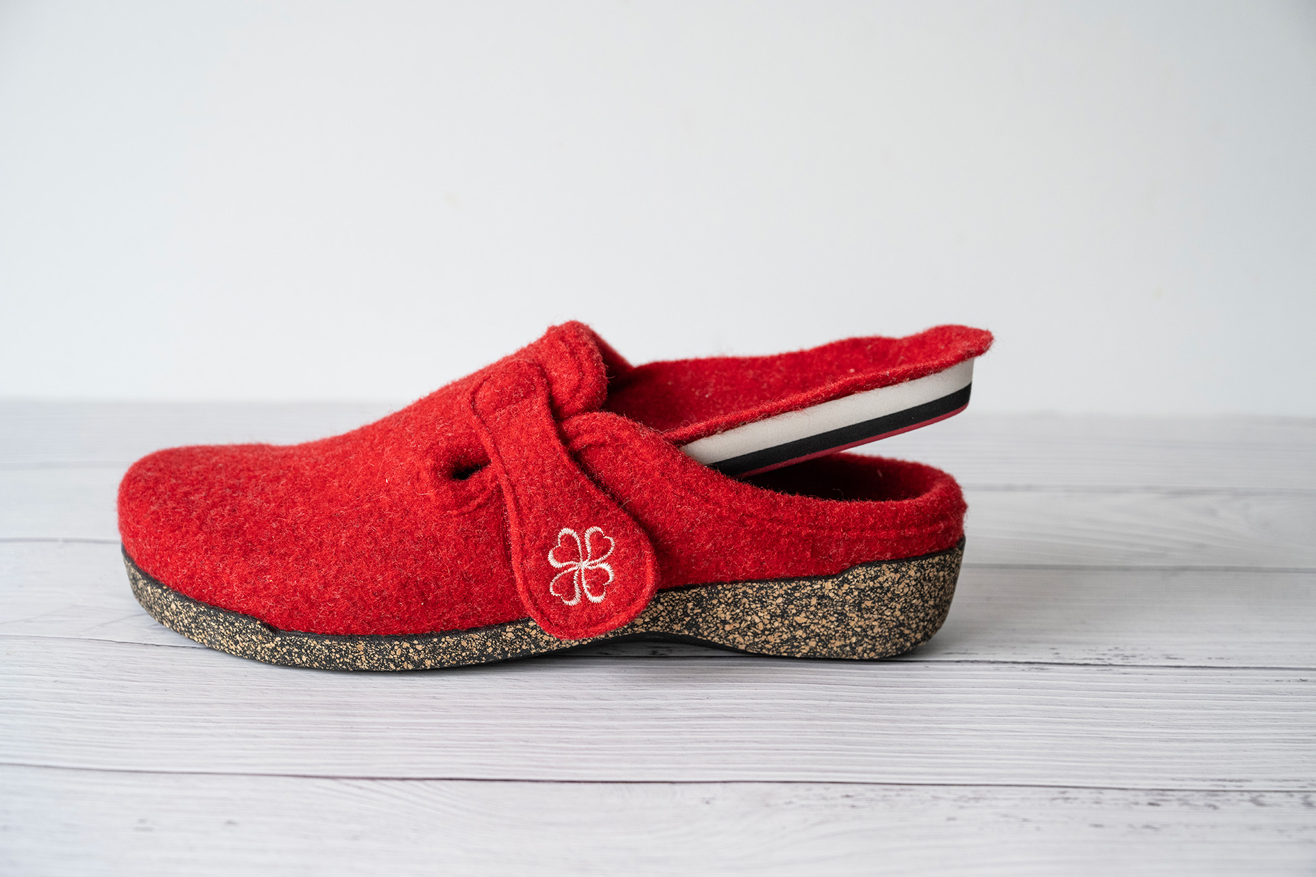 Maatslippers & pantoffels op maat met eigen voetbed | Podotherapie Peeters